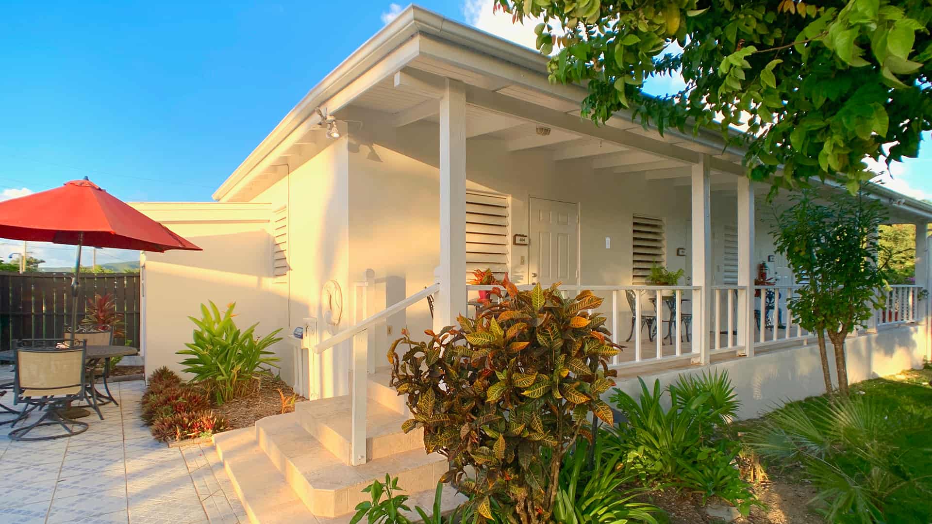 Courtyard Kitchen - Sand Castle On The Beach